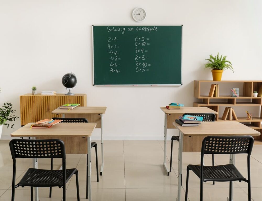 Tehnici de scris caligrafic pentru incepatori folosind instrumentele de ...