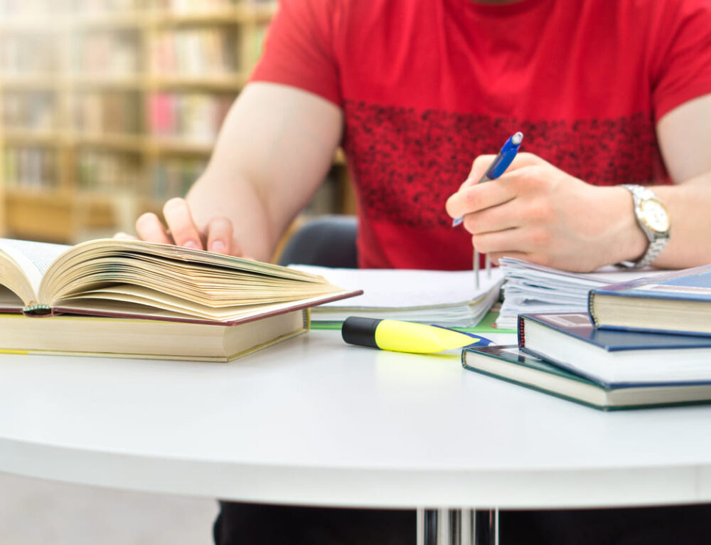 Tehnici de scris caligrafic pentru incepatori folosind instrumentele de ...